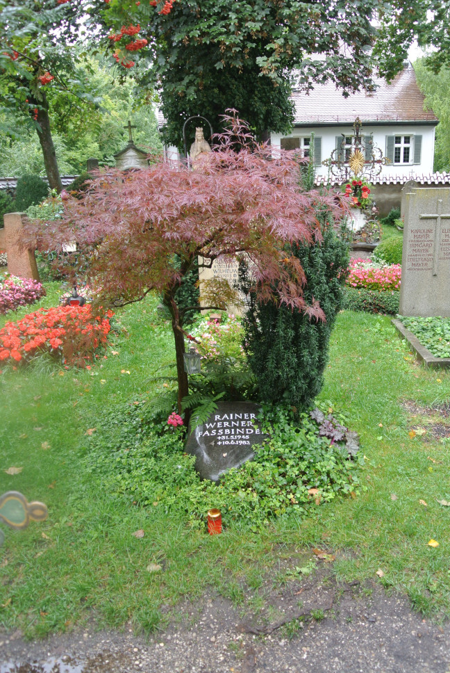 Munich, cimetière de Bogenhausen (Bogenhausener Friedhof). – Bertrand ...