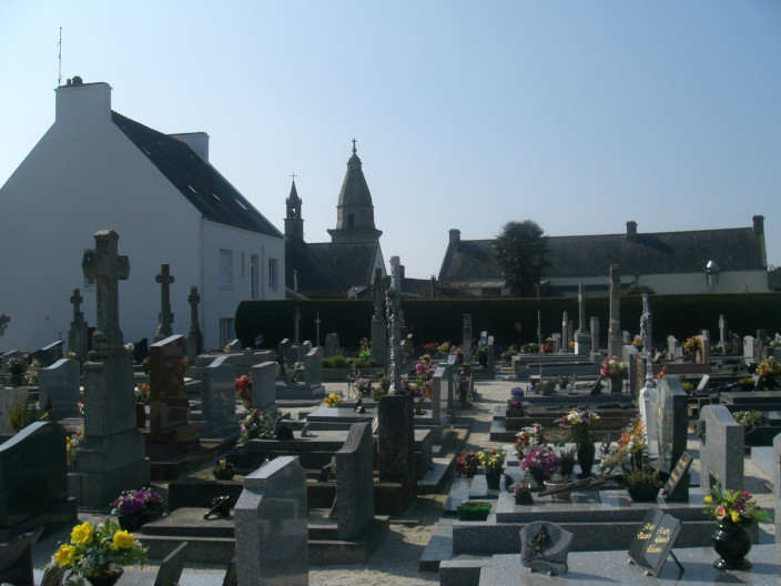 Qui repose à Erdeven (56) ? – Bertrand Beyern