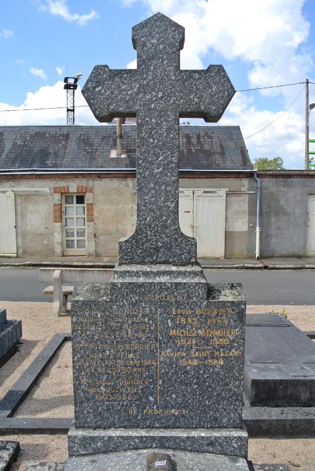 13 mars 2023 : Xavier Saint-Macary, discret mais pas oublié. – Bertrand ...